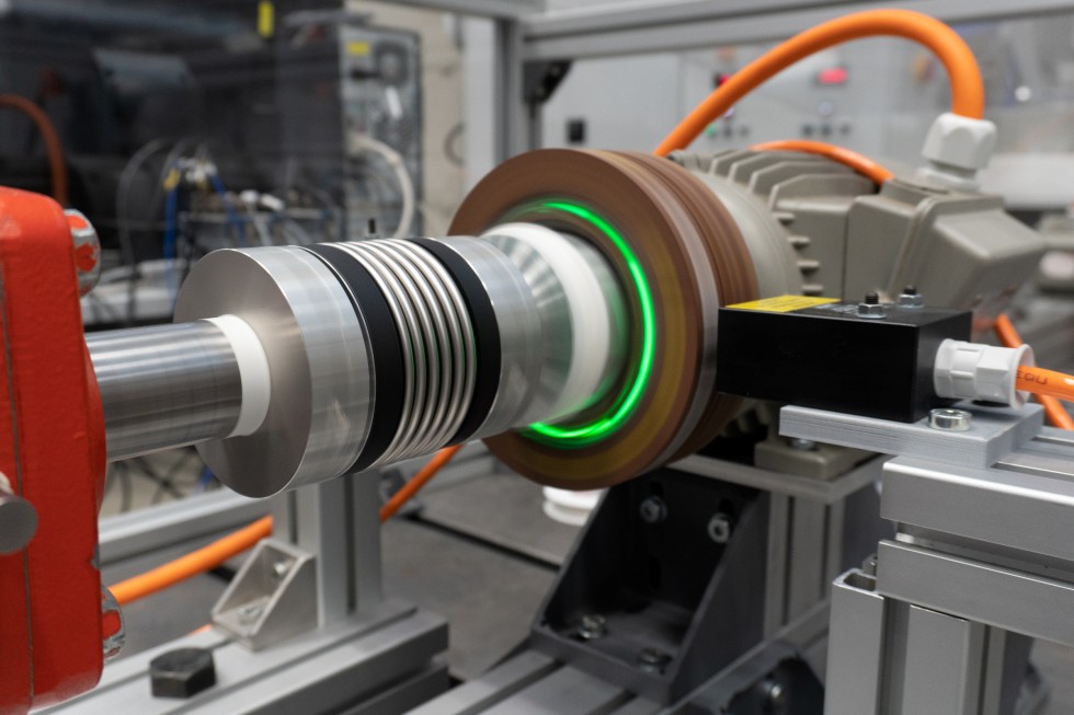 Sensoren im Zahn – Forscher arbeiten an Integration in kleine Bauteile