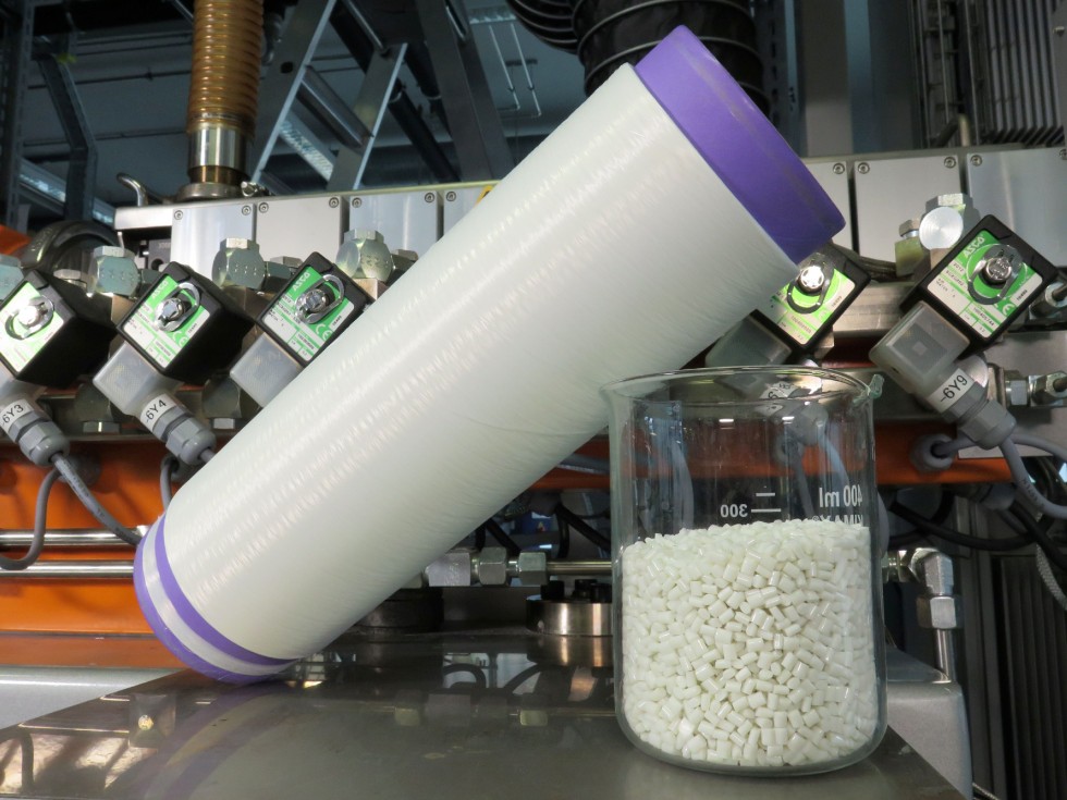 Textilproduktion: Polyesterfasern aus CO2 hergestellt