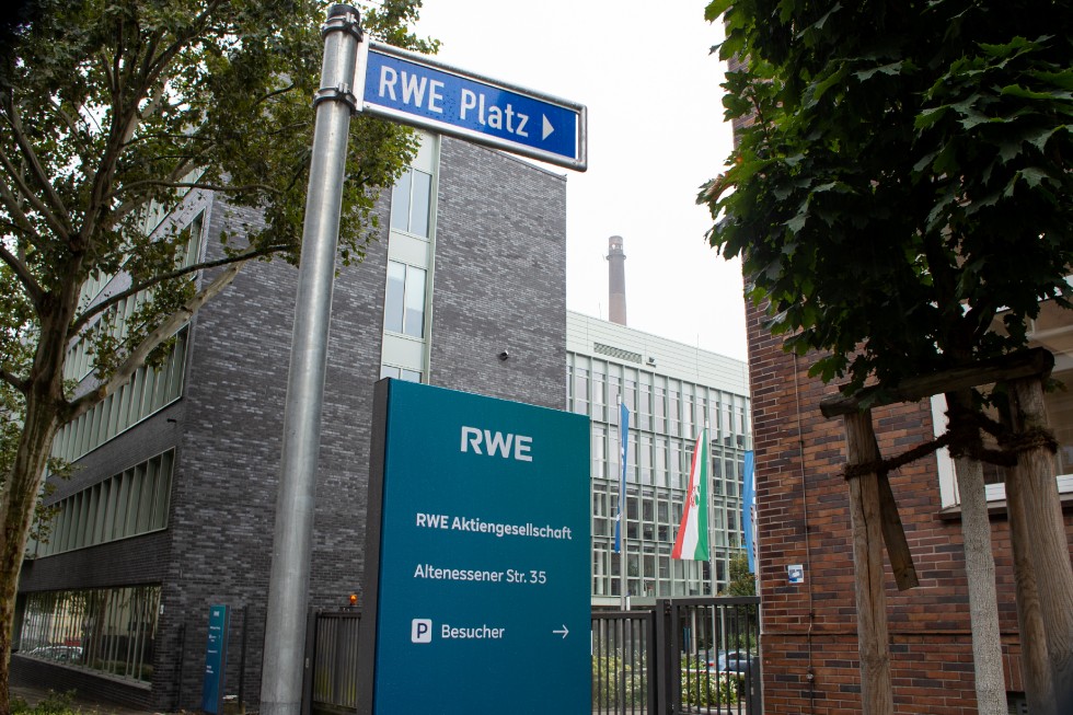Erneuerbare Energien: RWE mit Rekordgewinn will „jedes Projekt bauen ...