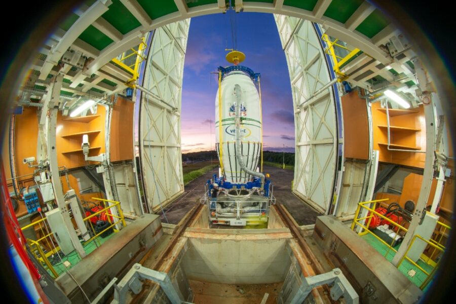 Tesat-Spacecom zwischen Manufaktur und Serienfertigung