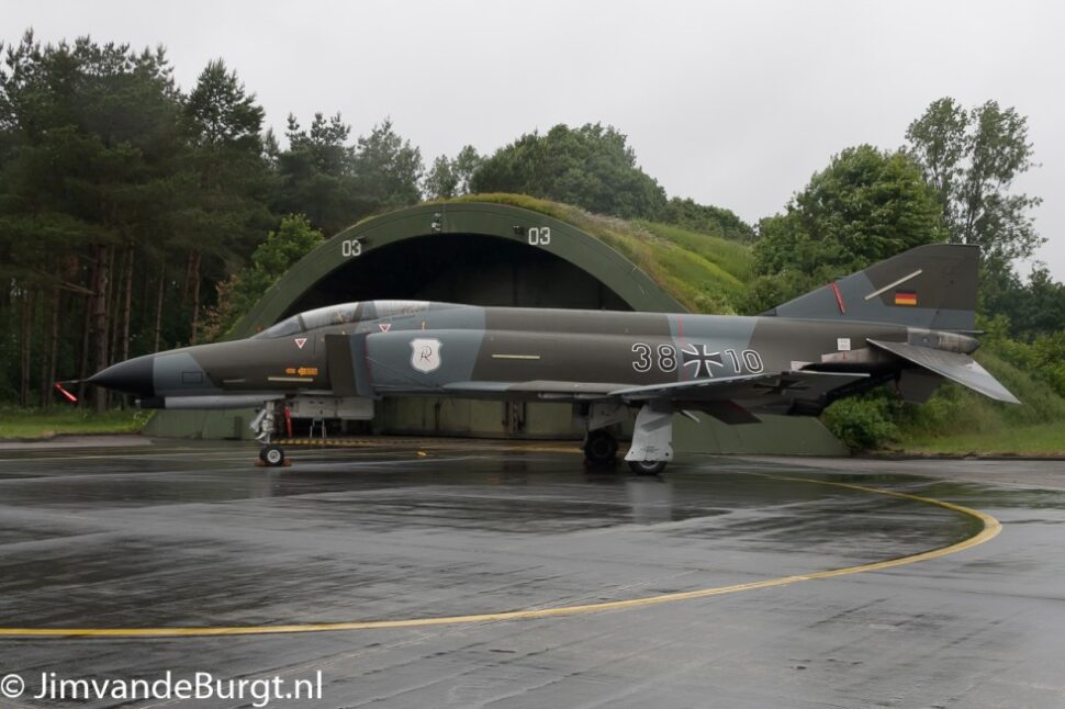 Wie der Jagdbomber F-4 F Phantom der Luftwaffe den bundesdeutschen ...