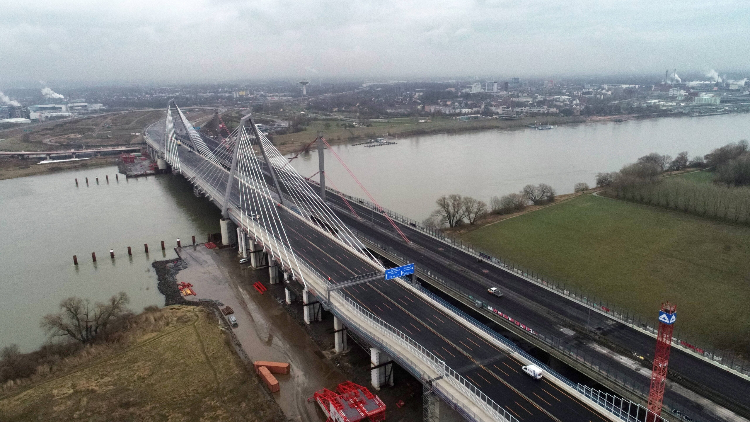 Neue A1-Rheinbrücke für Verkehr freigegeben