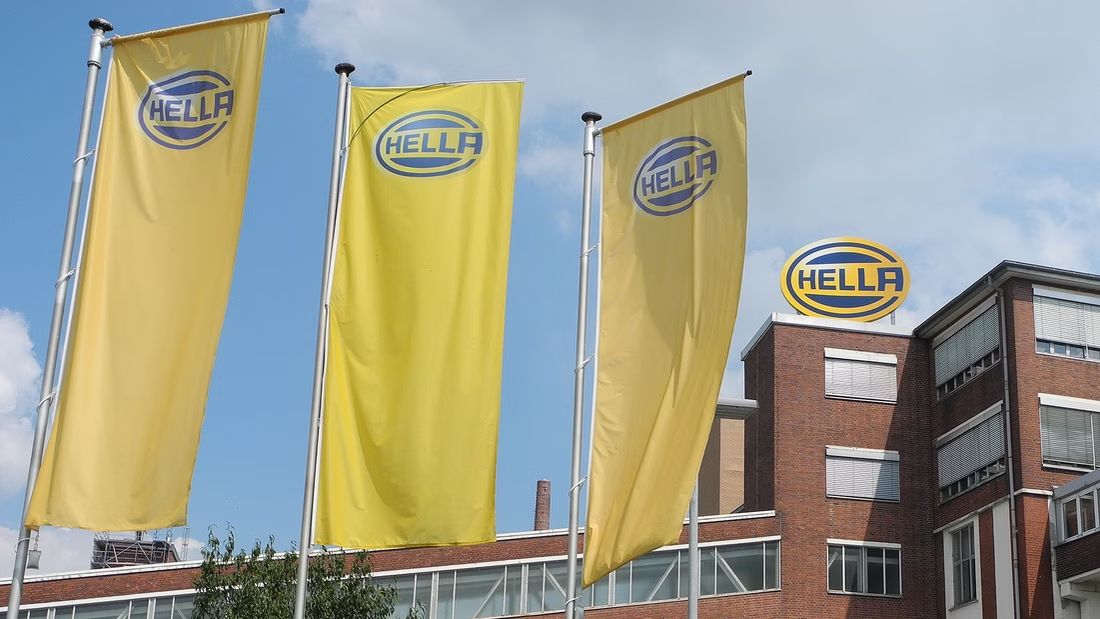 Automobilzulieferer: Hellas Mutterkonzern streicht bis zu 10 000 Stellen