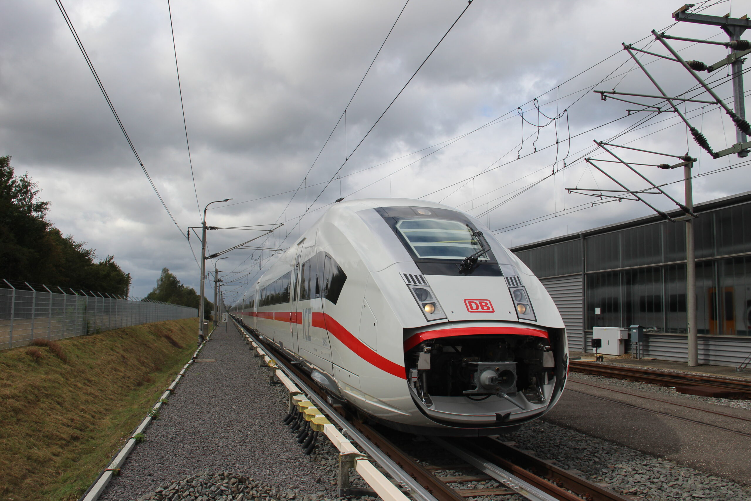 Flottenaufbau im Zeichen maroder Infrastruktur: Die Bahn strebt nach ...