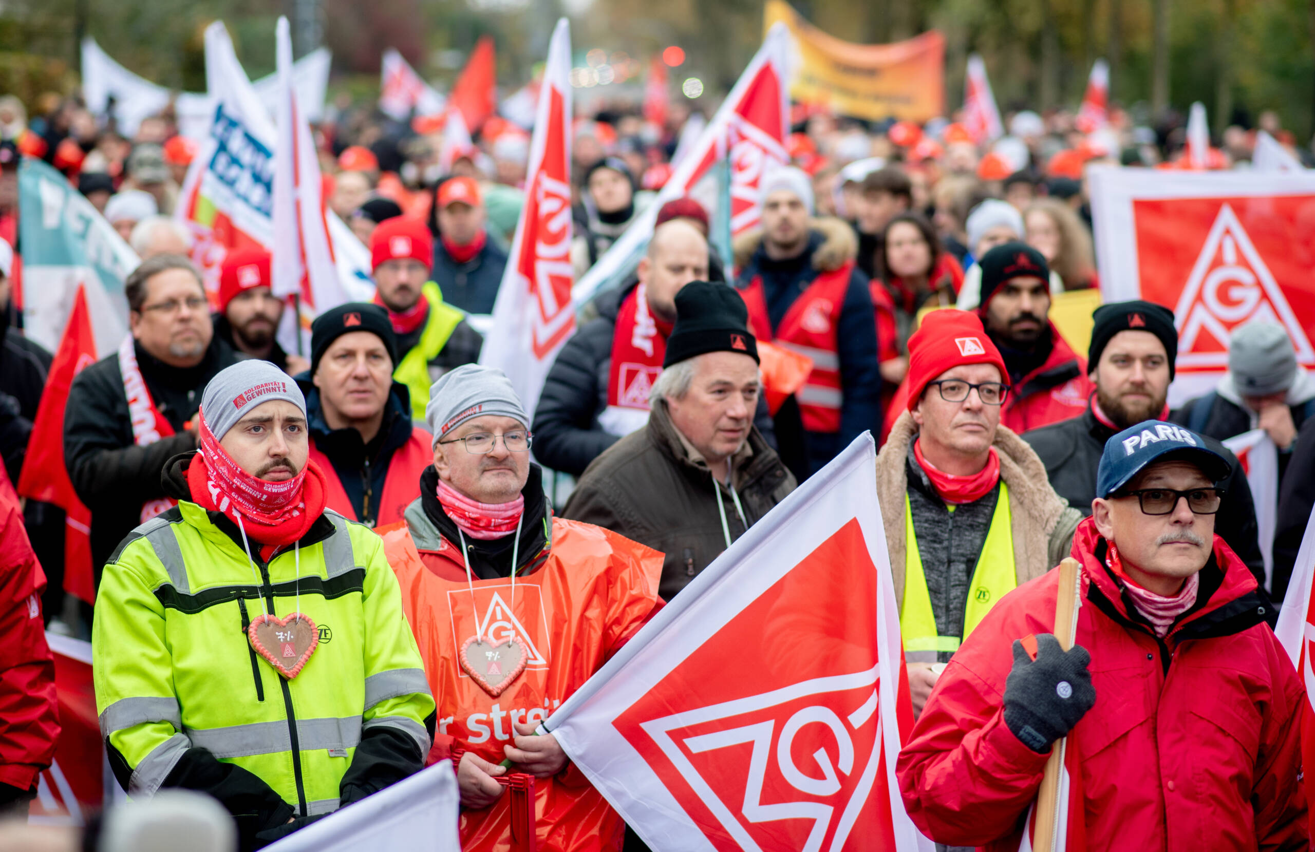 Metaller einigen sich auf neuen Tarifvertrag - 5,1 % mehr Lohn