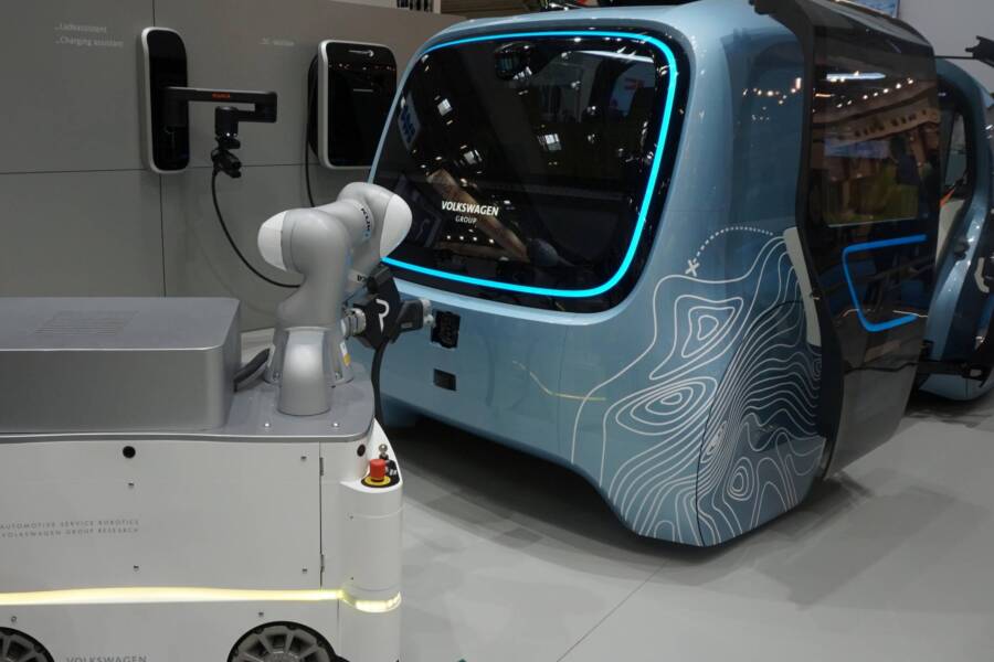 RobCo baut Roboter-Module auf neuen Produktionsflächen